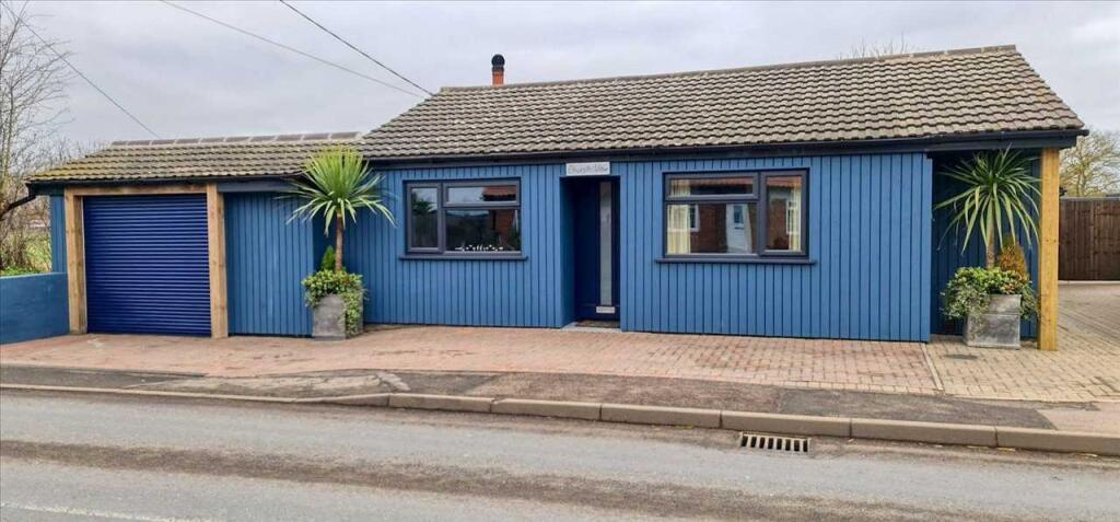 3 bedroom bungalow for sale in Church View, Clacton Road, Thorrington, CO7