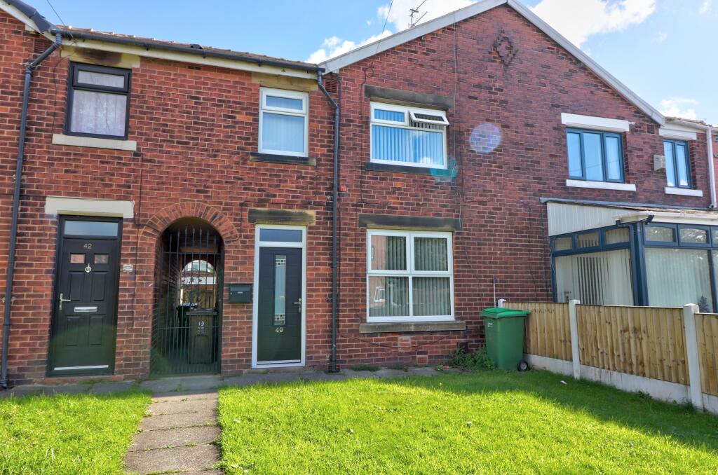 3 bedroom semi-detached house for sale in Scowcroft Lane, Oldham, OL2