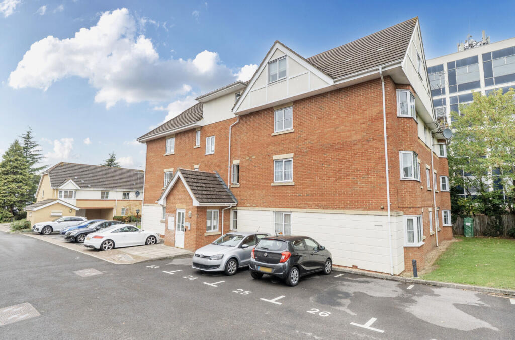 2 bedroom apartment for sale in Basingstoke Road, Reading, Berkshire, RG2