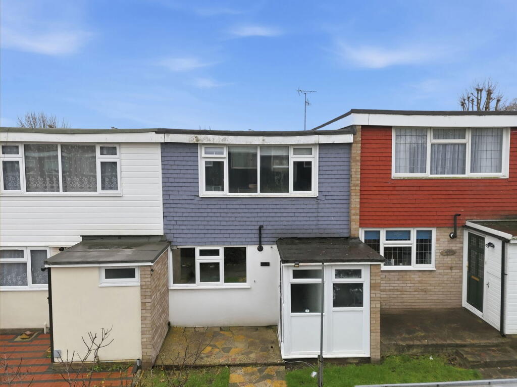 3 bedroom terraced house for sale in Cattawade Link, Basildon, SS14 2QF ...