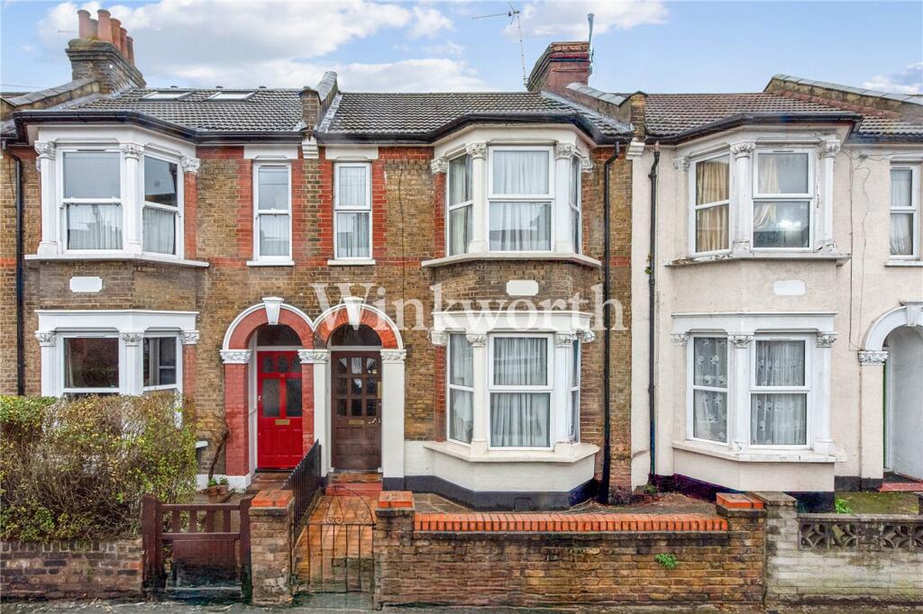 3 bedroom terraced house for sale in Shelbourne Road, London, N17