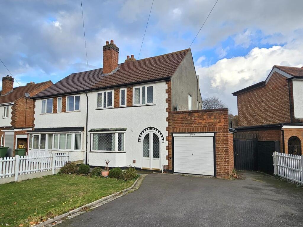 3 bedroom semi-detached house for sale in Castle Lane, Solihull, B92