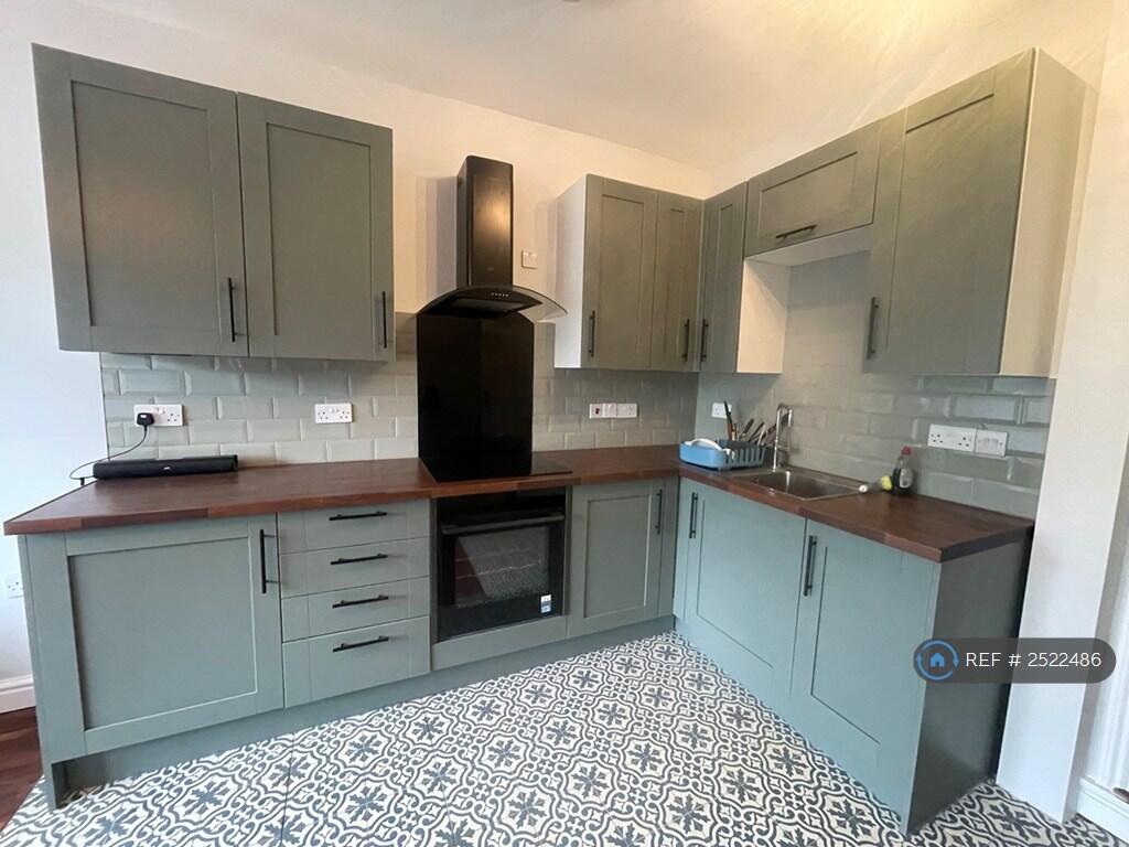 1 bedroom house share for rent in Shakespeare Road, London, W7
