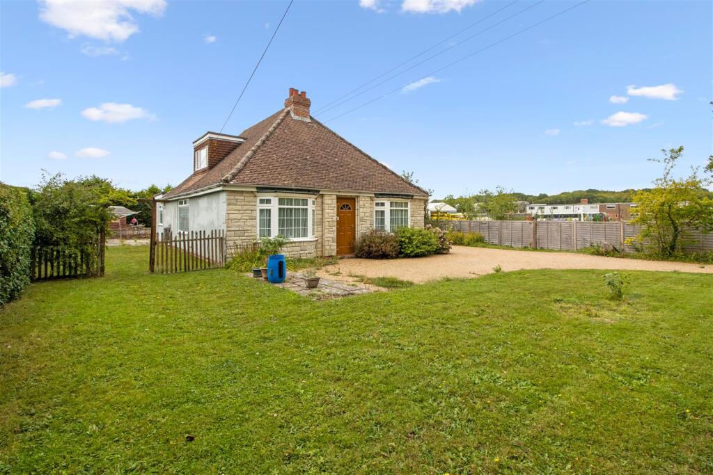 3 bedroom detached bungalow for sale in Hackhurst Lane, Lower Dicker ...