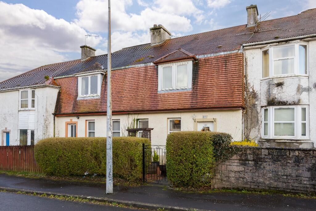 3 bedroom terraced house for sale in Ben Bouie Drive, Helensburgh ...