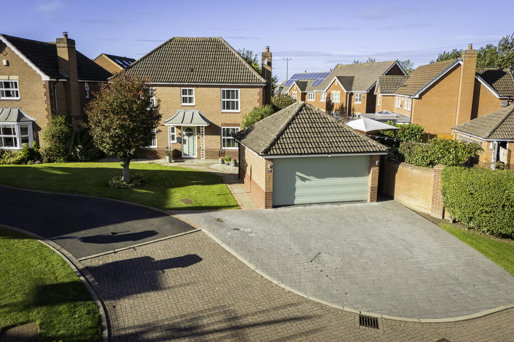 4 bedroom detached house for sale in Meadow Dale Drive, Admaston, TF5
