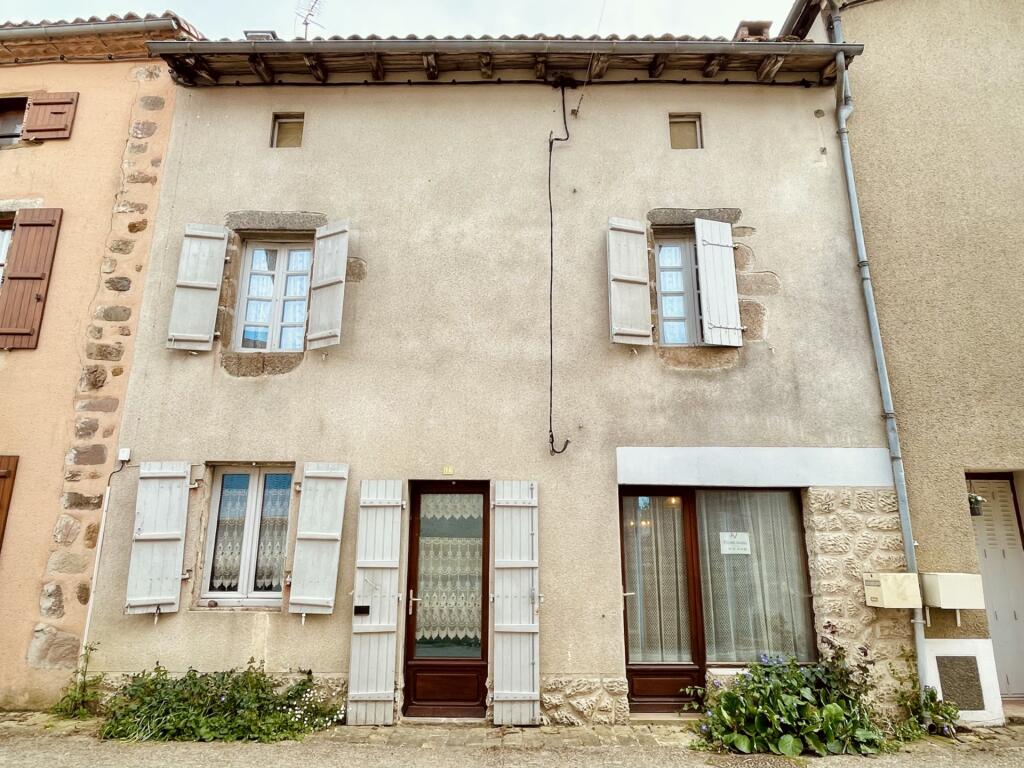 3 bedroom house for sale in 16420 lesterps, France