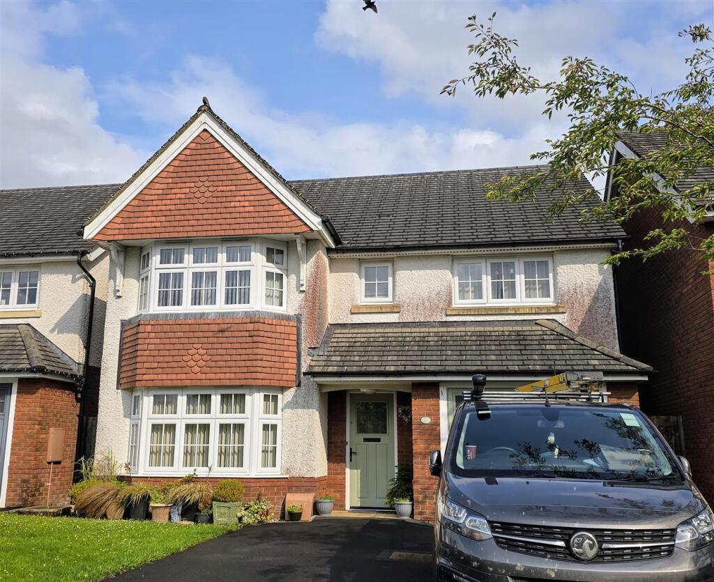 4 bedroom detached house for sale in Clos Maes Rhedyn, Gorslas ...