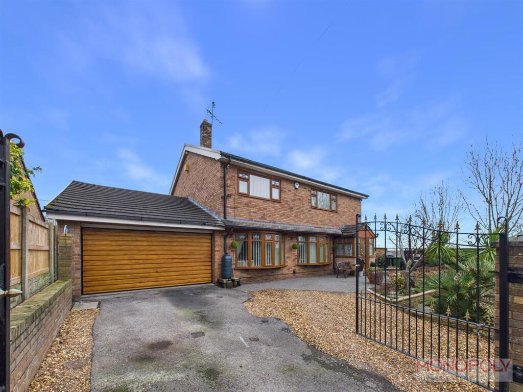 4 bedroom detached house for sale in Church Street, Gwersyllt, Wrexham ...