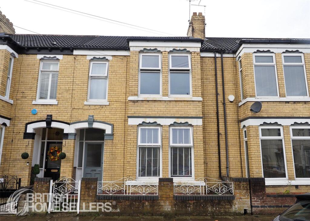4 bedroom terraced house for sale in Hamlyn Avenue, Hull, East Riding ...