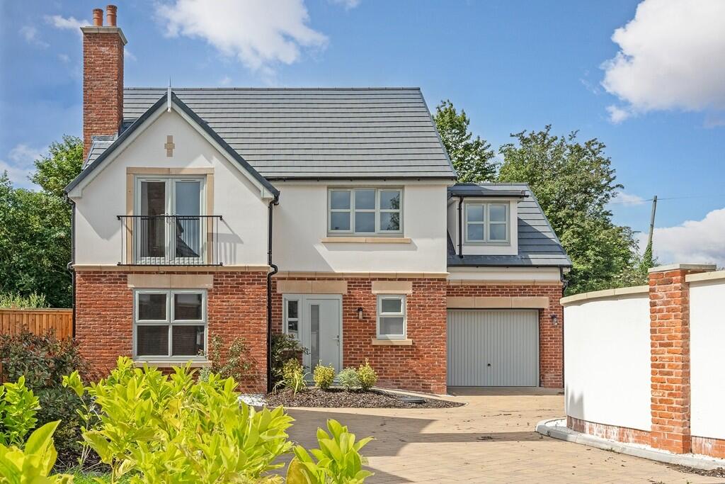 4 bedroom detached house for sale in The Coaches, Nantwich Road ...