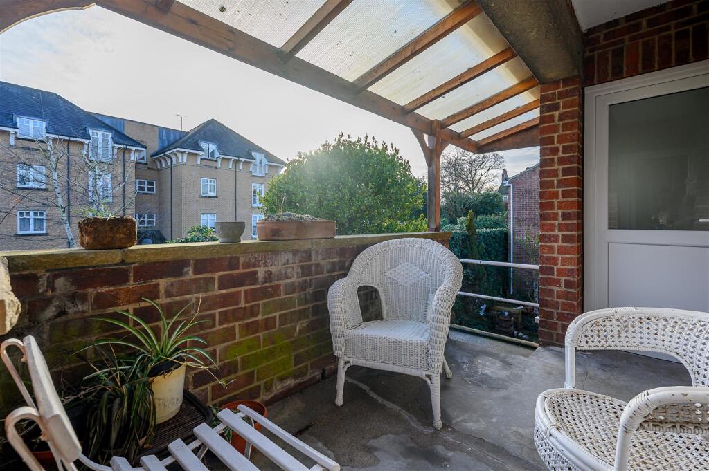 2 bedroom apartment for sale in Bootham Crescent, York, YO30 7AH, YO30