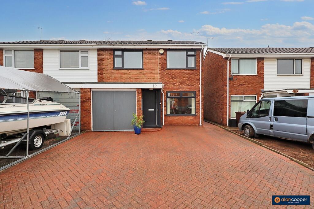 3 bedroom semi-detached house for sale in Walnut Close, Nuneaton, CV10 ...