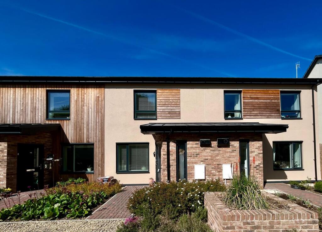 2 bedroom terraced house for sale in Lune Walk, Lancaster, LA2