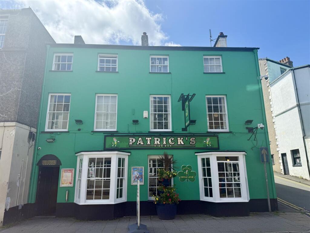 5 bedroom house for sale in Holyhead Road, Bangor, LL57