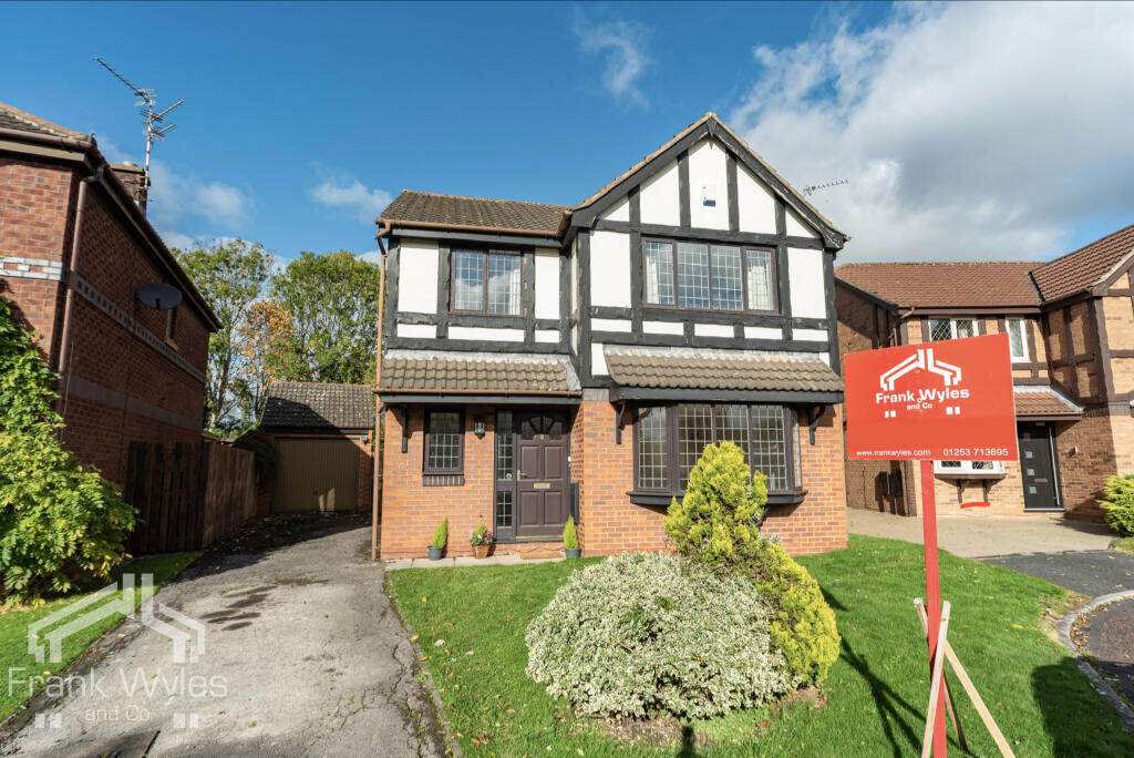 4 bedroom detached house for sale in Briarwood, Freckleton, Preston ...