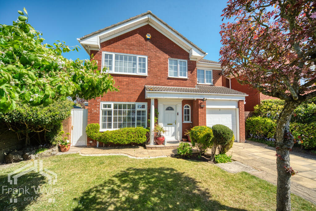 5 bedroom detached house for sale in Arnside Avenue, Lytham St. Annes ...
