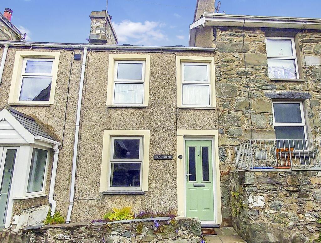 2 bedroom house for sale in 5 Rock Terrace, Harlech, LL46
