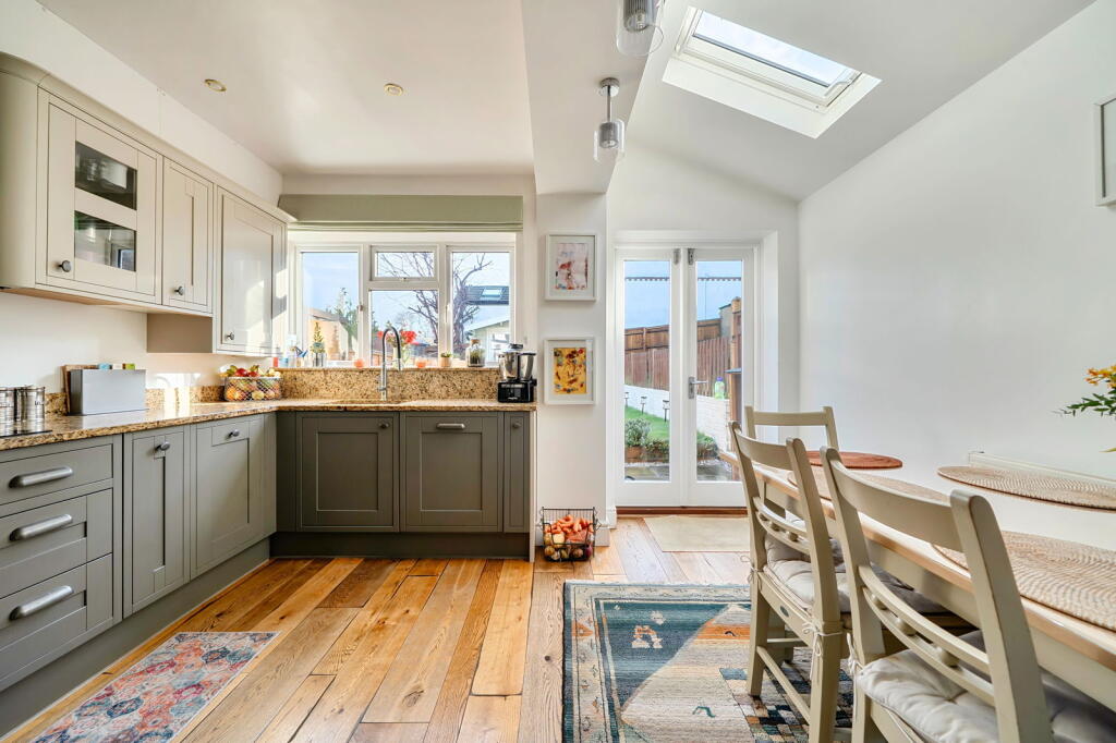 3 bedroom terraced house for sale in School Road Twyford SO21