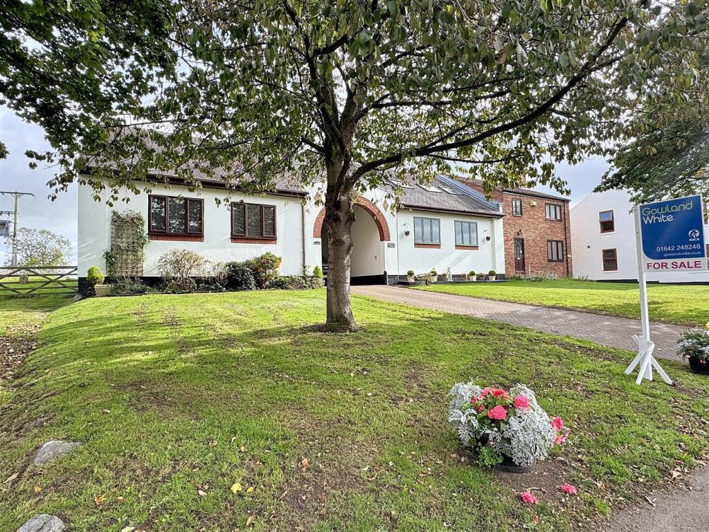 3 bedroom bungalow for sale in Front Street, Appleton Wiske, DL6 2AA, DL6