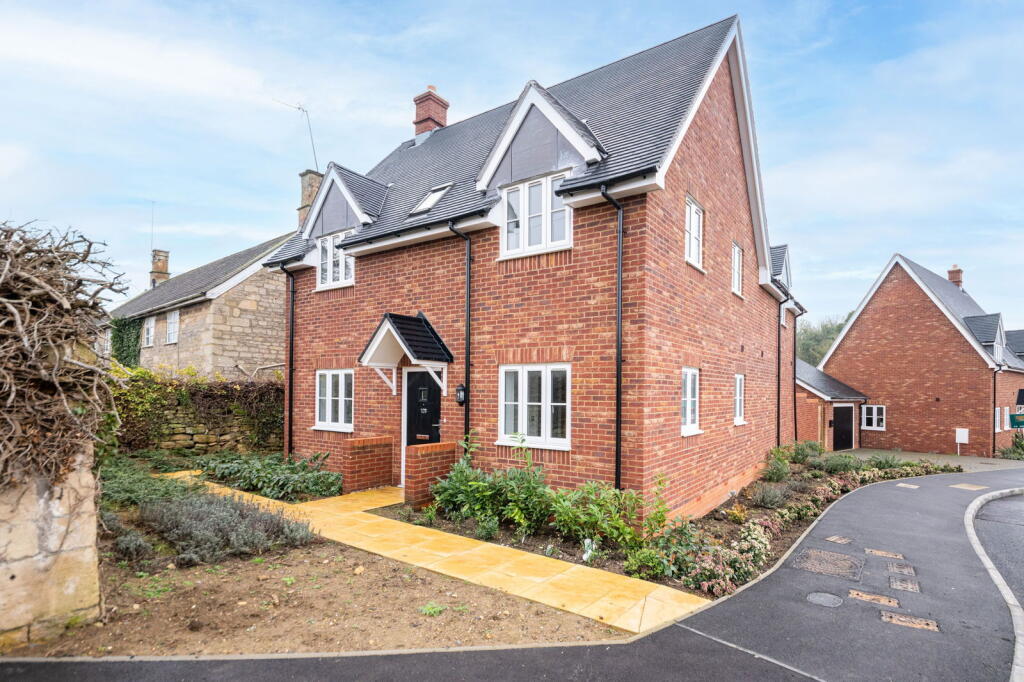4 bedroom detached house for sale in Church Street, Weldon ...