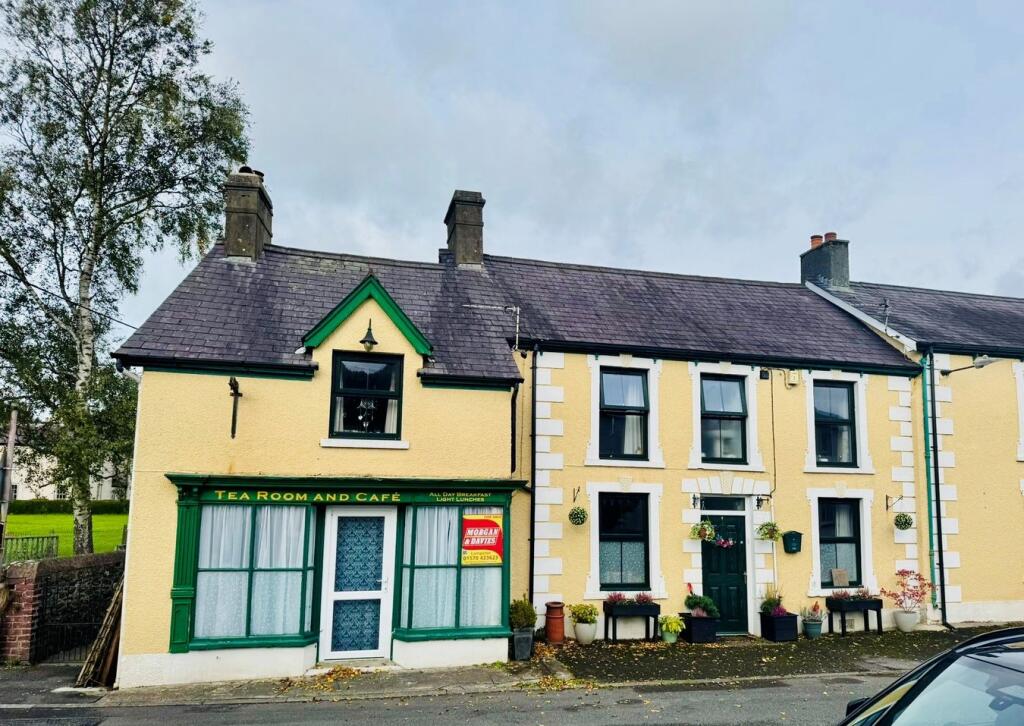 4 bedroom semi-detached house for sale in Llanwrda, SA19