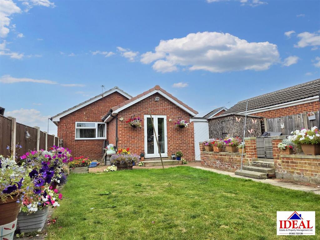 2 bedroom detached bungalow for sale in Bellerby Place, Skellow ...