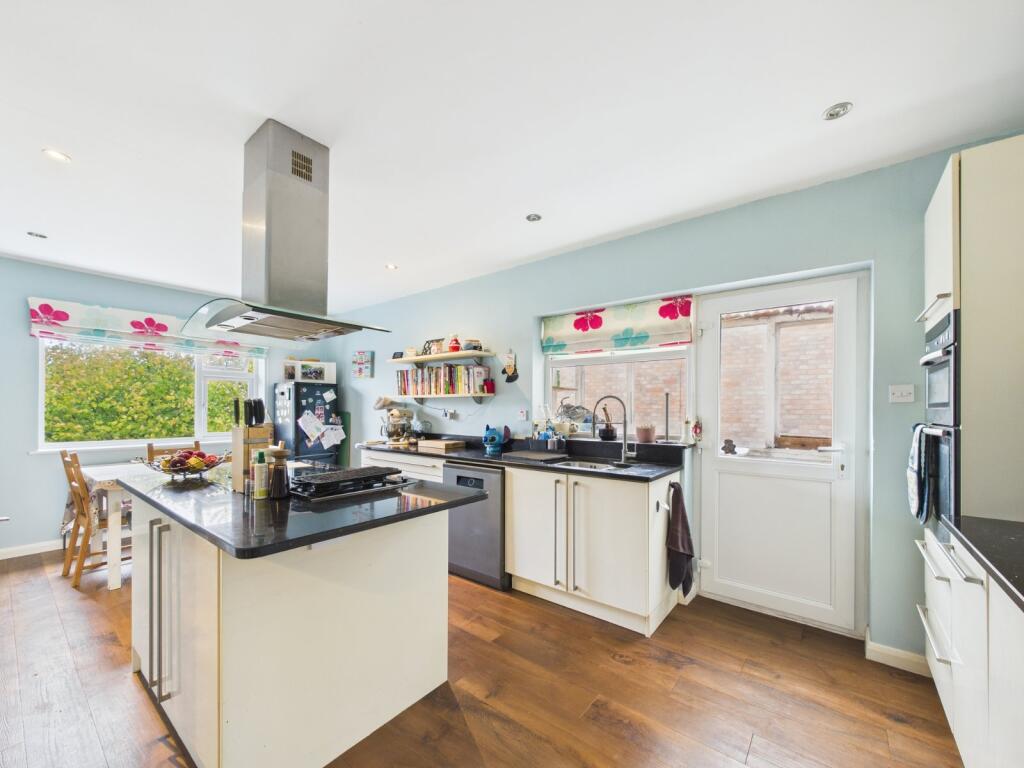 3 bedroom detached house for sale in Holywell Road, Malvern ...