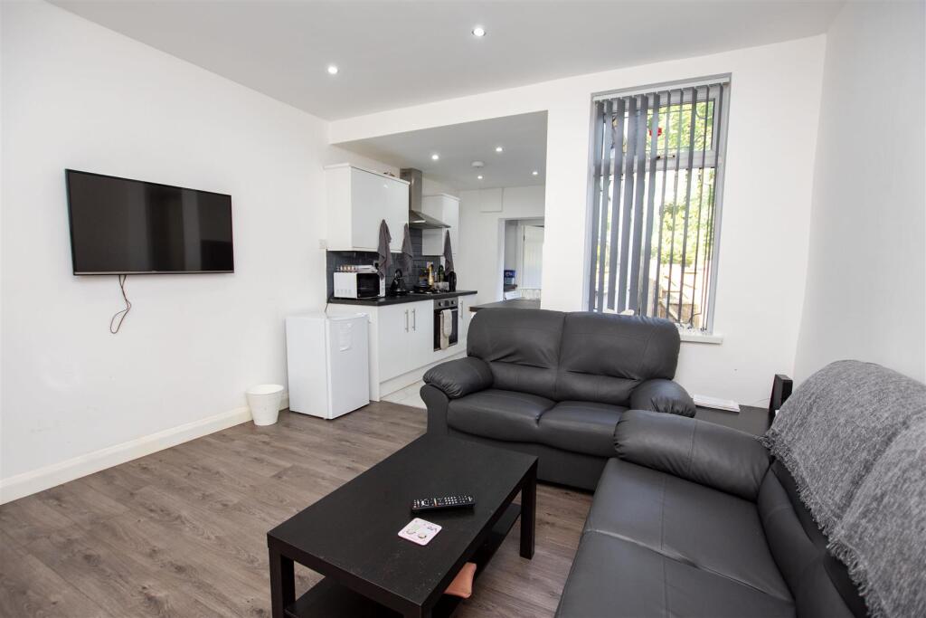 4 bedroom house for rent in Lottie Road, Birmingham, West Midlands, B29