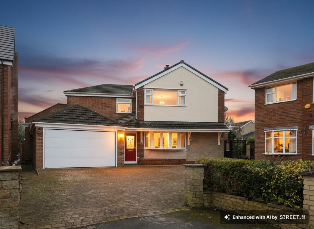 5 bedroom detached house for sale in Manor Close, Todwick, S26