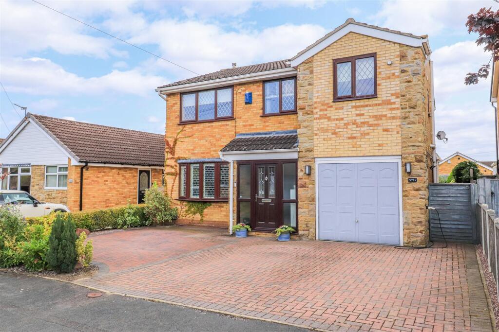 5 bedroom detached house for sale in Kenton Drive, Durkar, WF4
