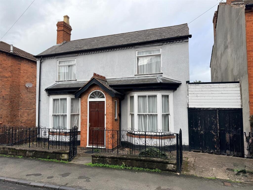 2 bedroom link detached house for sale in Western Road, Stourbridge ...