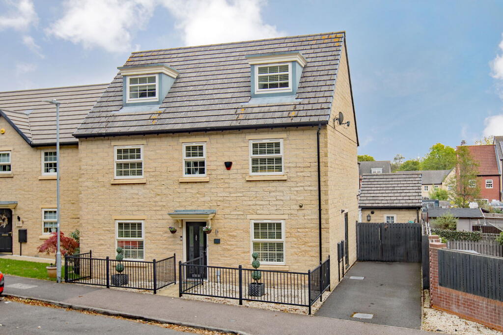 6 bedroom detached house for sale in Diamond Drive, Corby ...