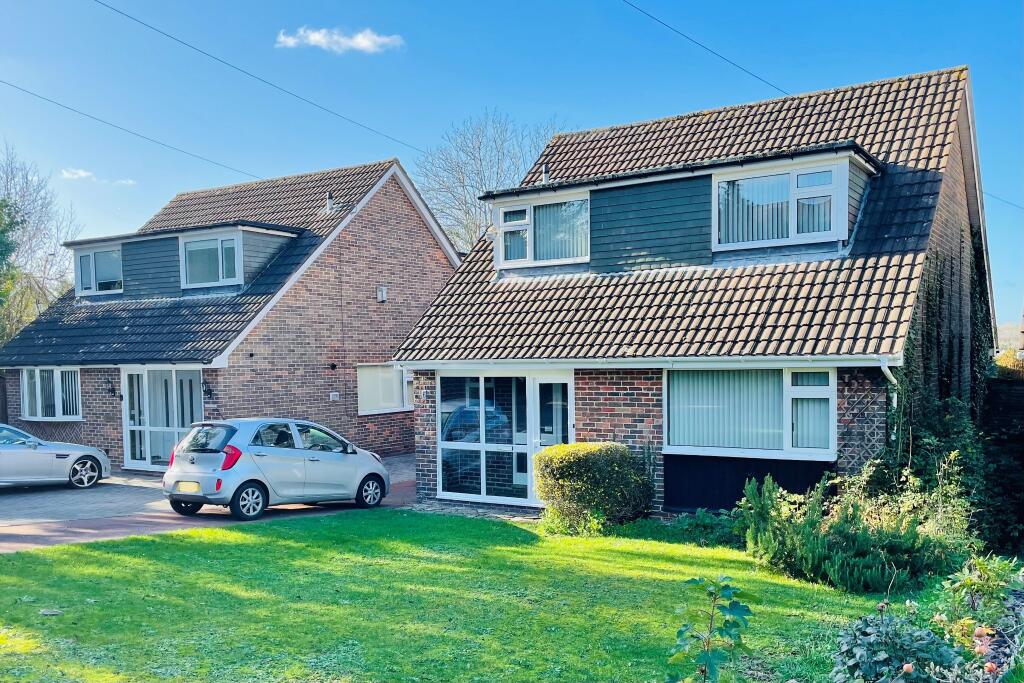 4 bedroom detached house for sale in Mount Drive, Catisfield, PO15
