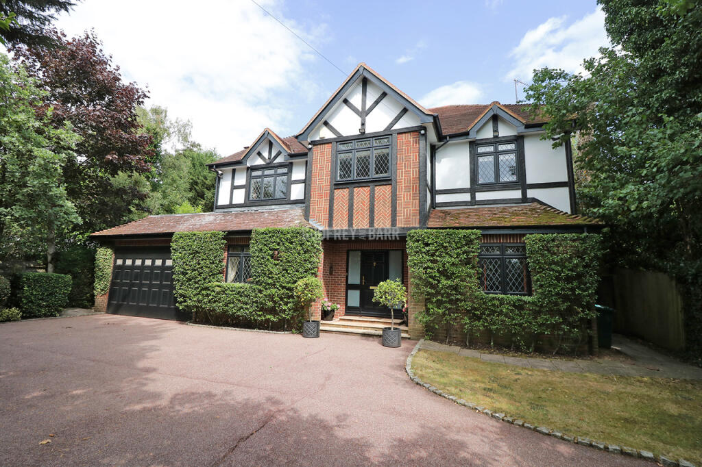 6 bedroom detached house for sale in Wise Lane, Mill Hill, NW7