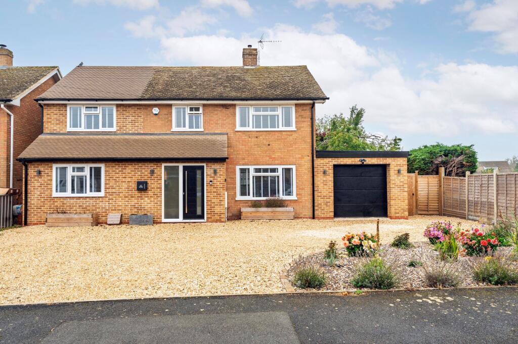 4 bedroom detached house for sale in Keble Road, Moreton-In-Marsh, GL56
