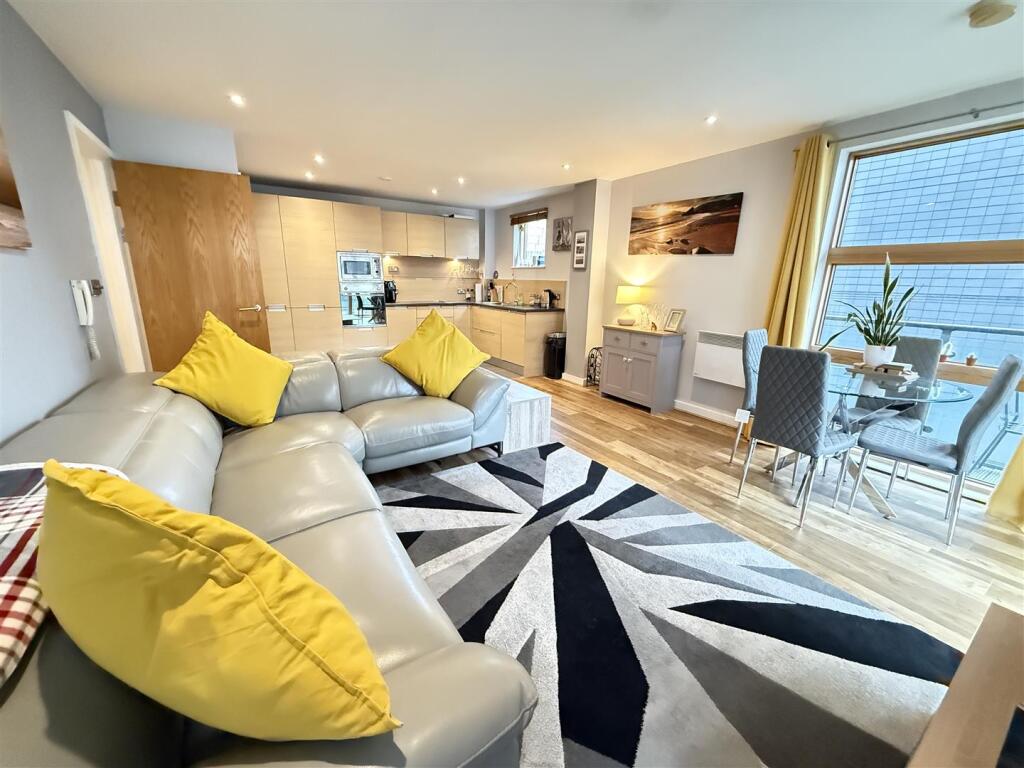 2 bedroom apartment for sale in Mason Place, 1 Hornbeam Way, Green ...