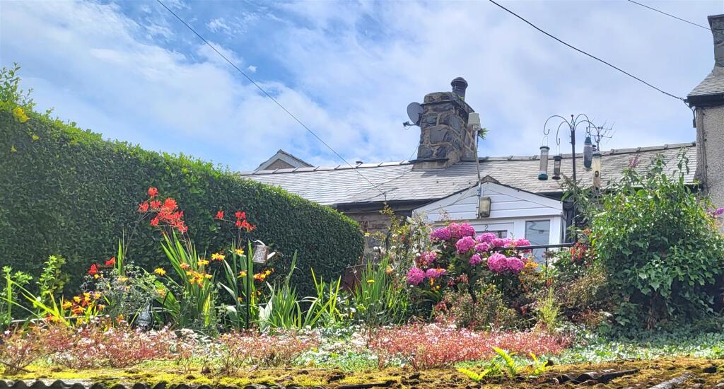 2 bedroom terraced house for sale in Grogan Terrace, Harlech, LL46