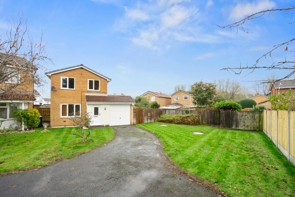 3 bedroom detached house for sale in Sunderland Drive, Telford, TF1
