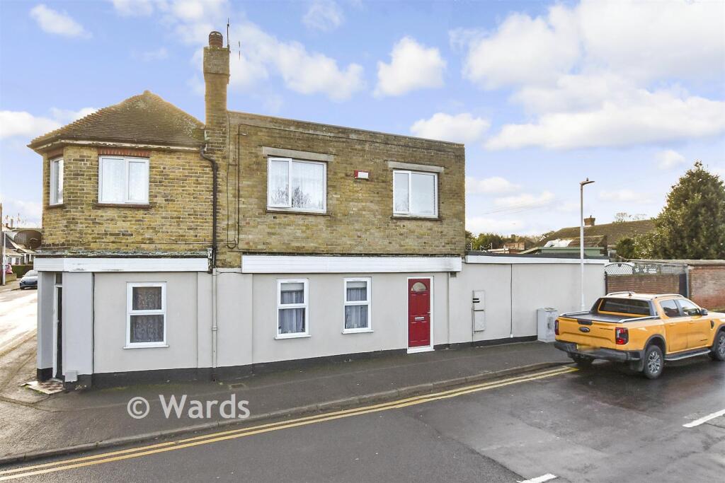 2 bedroom ground floor flat for sale in Alpha Road, Birchington, Kent, CT7