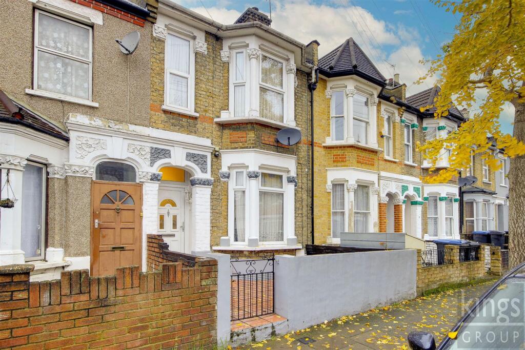 3 bedroom terraced house for sale in Warwick Road, Edmonton, N18