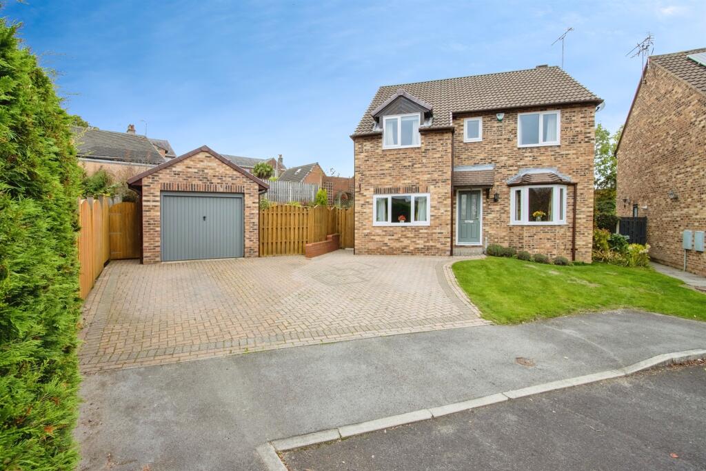4 bedroom detached house for sale in Bowden Grove, Dodworth, BARNSLEY, S75