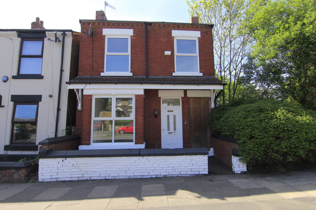 3 bedroom detached house for sale in Dukinfield Road, Hyde, SK14 4PE, SK14