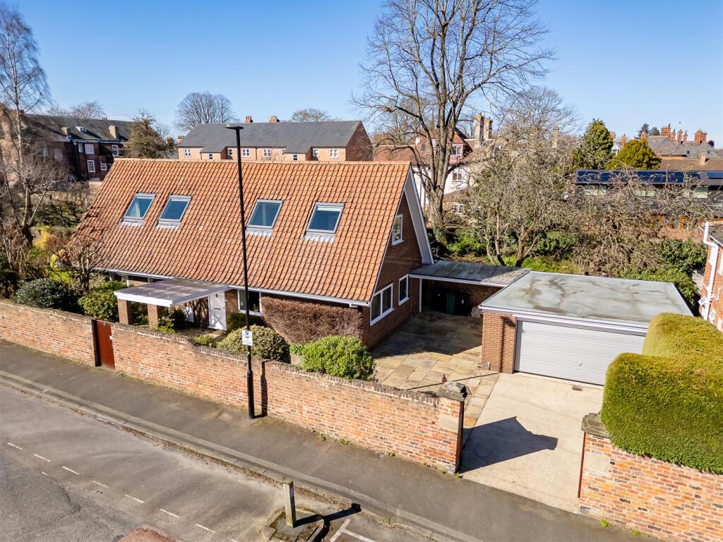 4 bedroom detached house for sale in Bootham Crescent, Bootham, York ...