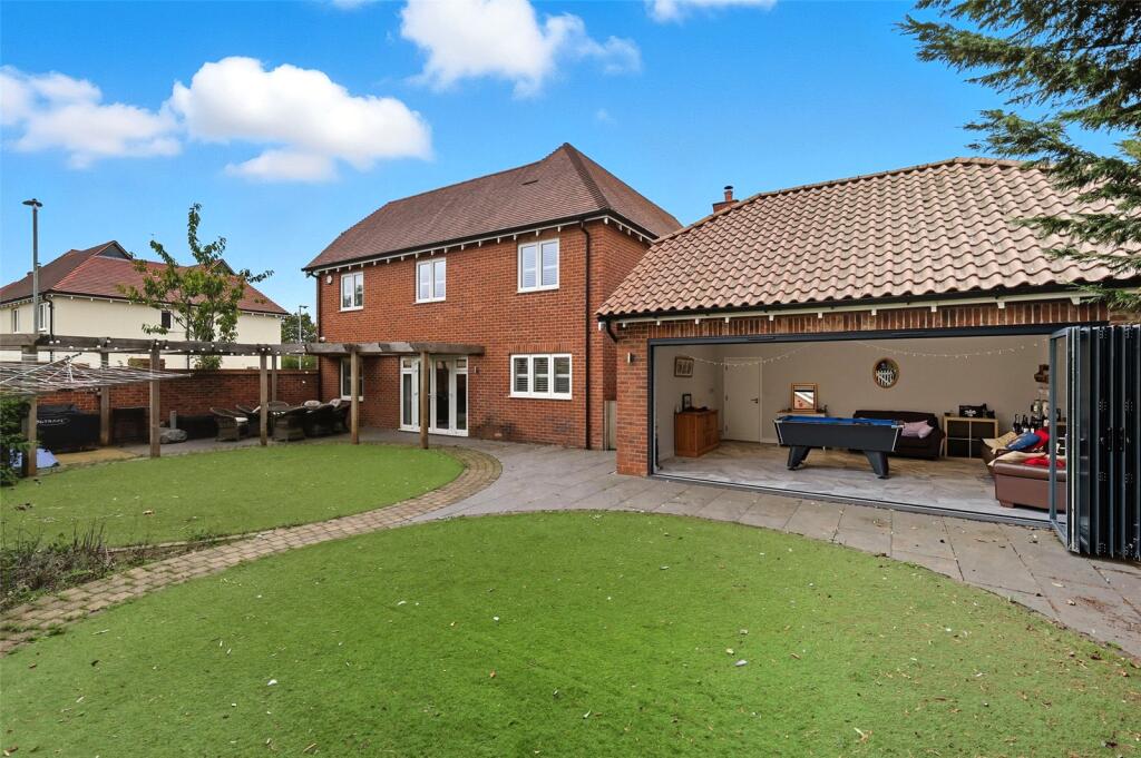 5 bedroom detached house for sale in Jasmine Drive, Black Notley ...