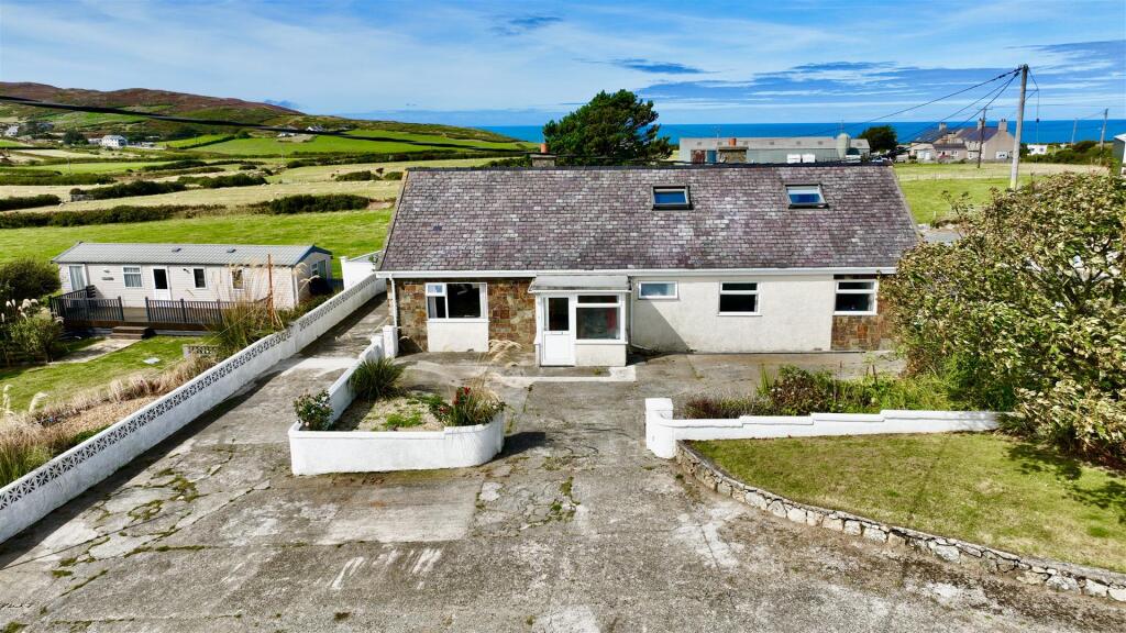 4 bedroom detached bungalow for sale in Aberdaron, Pwllheli, LL53