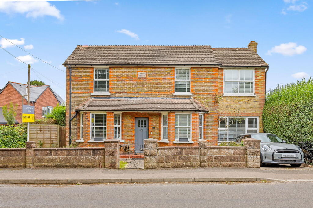 4 bedroom detached house for sale in Chelsham Road, Warlingham, CR6 9EQ ...