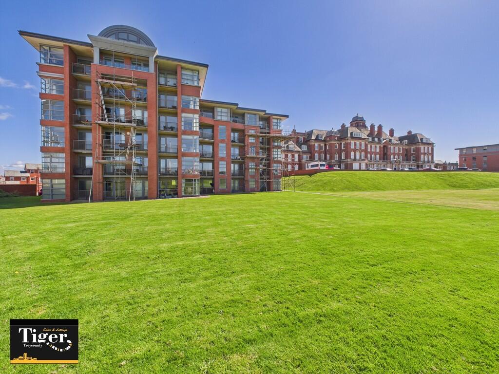 2 bedroom apartment for sale in Queens Promenade, Bispham, FY2