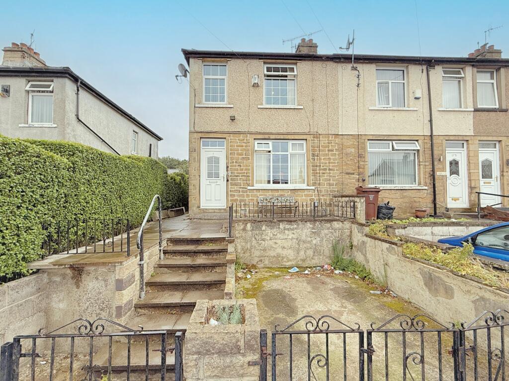 3 bedroom terraced house for sale in Carr Bottom Road, Bankfoot ...