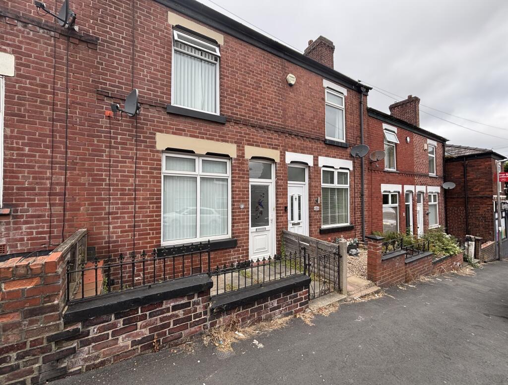 2 bedroom terraced house for sale in Webb Lane, Offerton, SK1